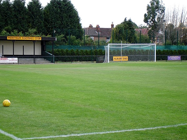 Moatside - Stadion in Merstham, Surrey