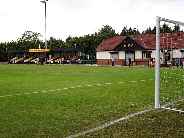 Moatside - Stadion in Merstham, Surrey